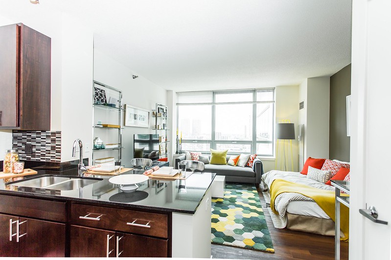 Luxury Apartments Chicago West Loop | K2 Apartments | Residents